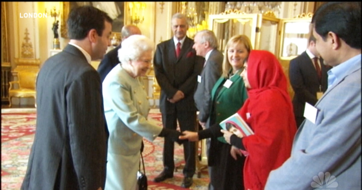 Malala: 'It's such an honor' to meet the Queen