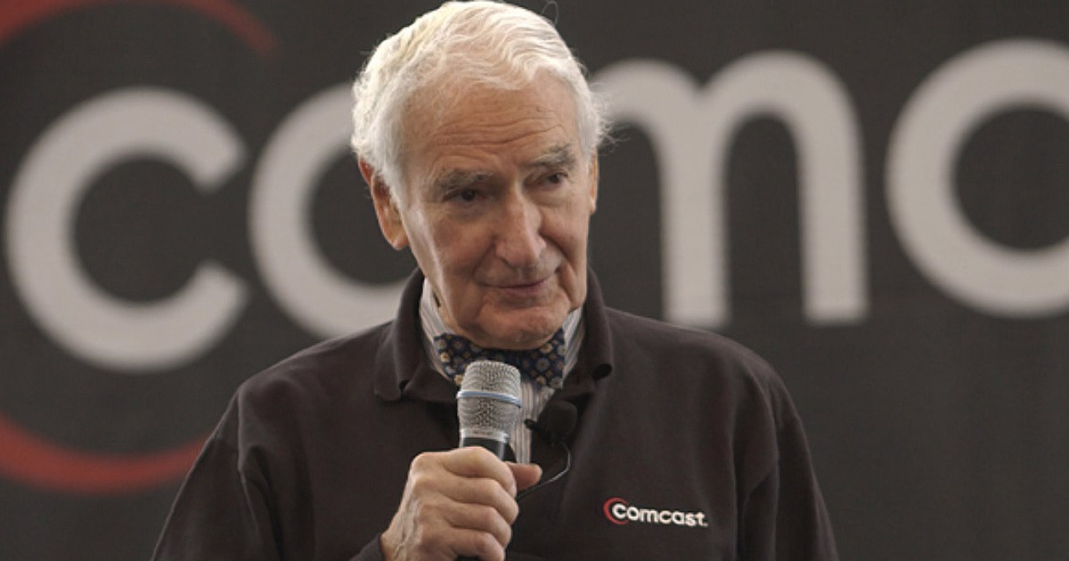 Ralph Roberts, Comcast Founder, Dies at 95