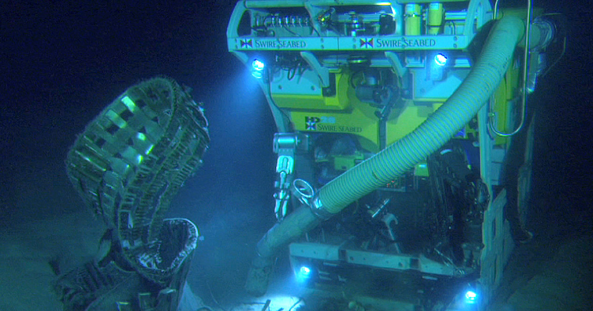 Underwater robots recover rocket engines