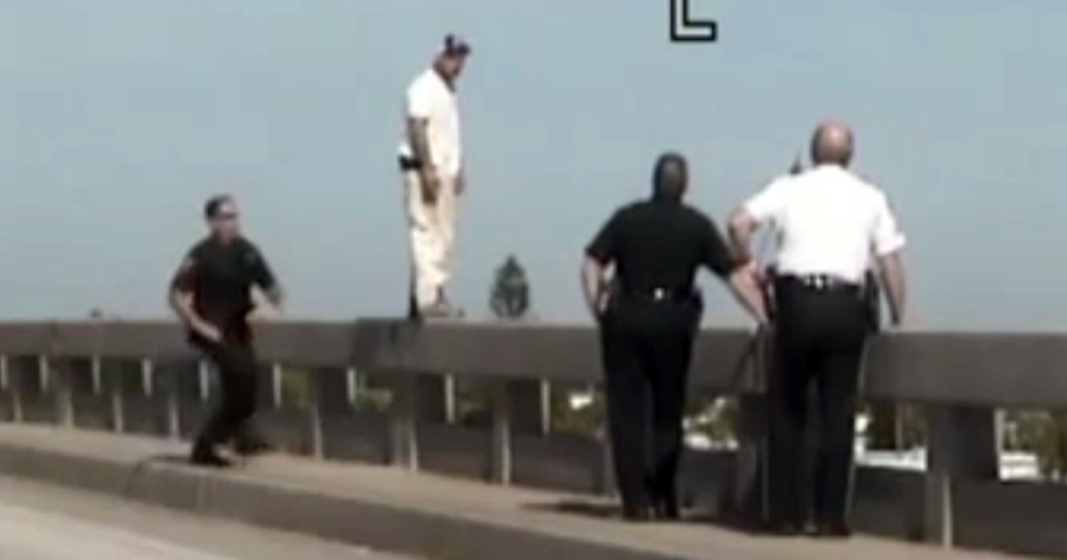 Deputies Save Suicidal Man From Bridge