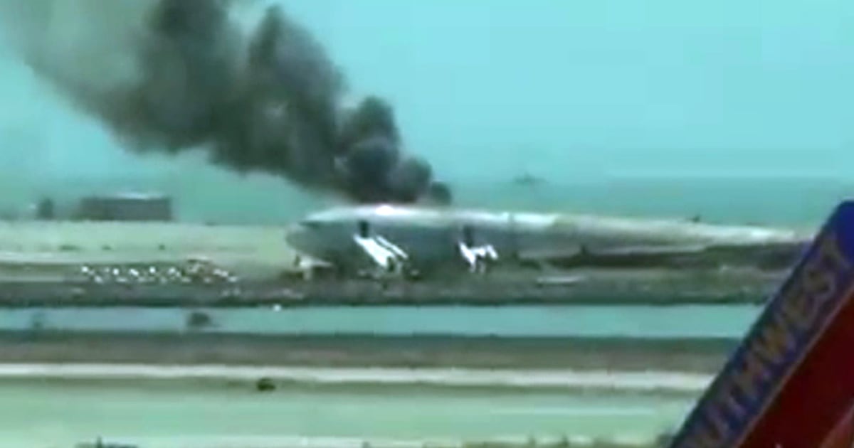 Boeing 777 crash lands at San Francisco Int’l Airport