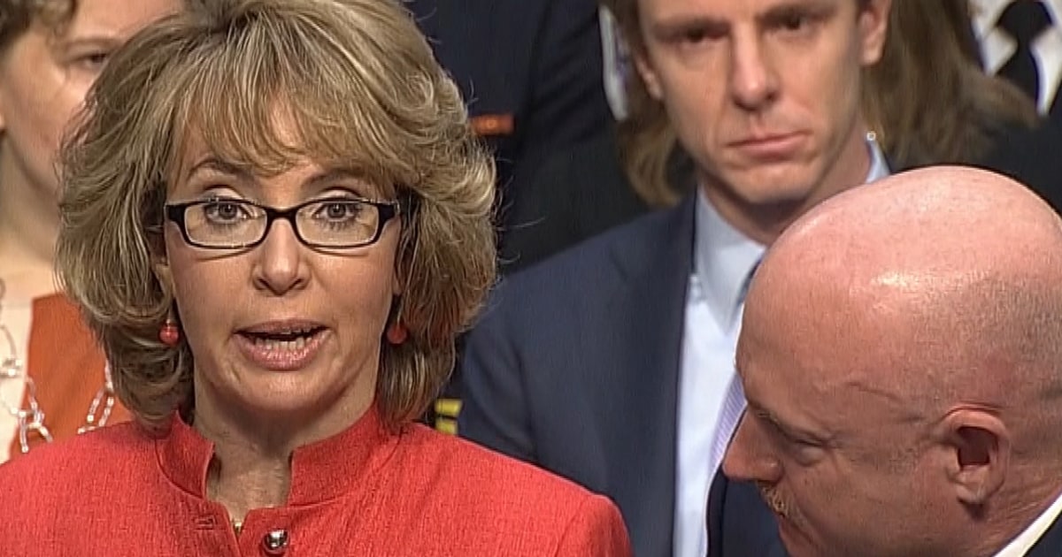 Giffords calls for gun control in Congress hearing