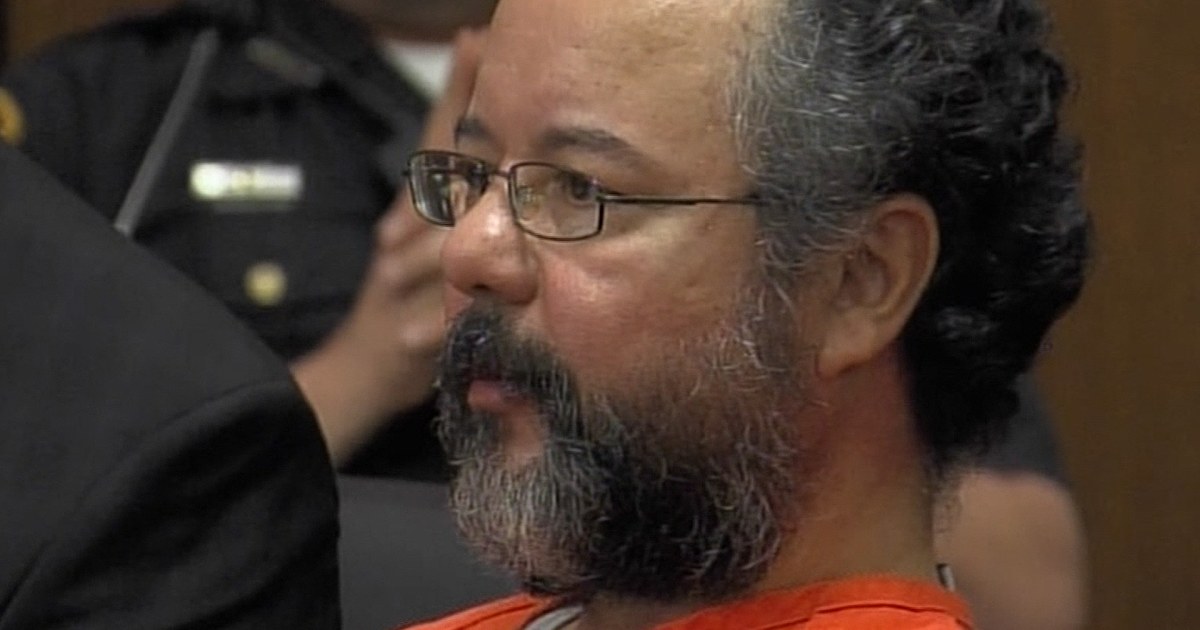 Cleveland kidnap survivor confronts Castro