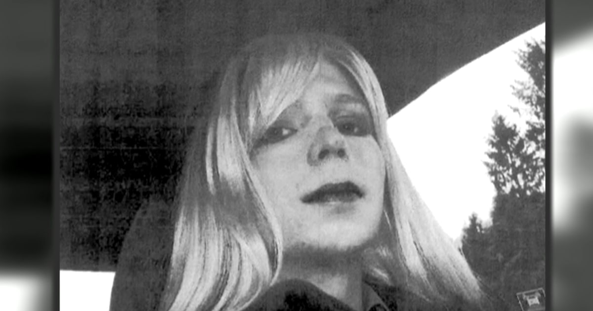 Manning, one day after sentencing, announces ‘I am female’