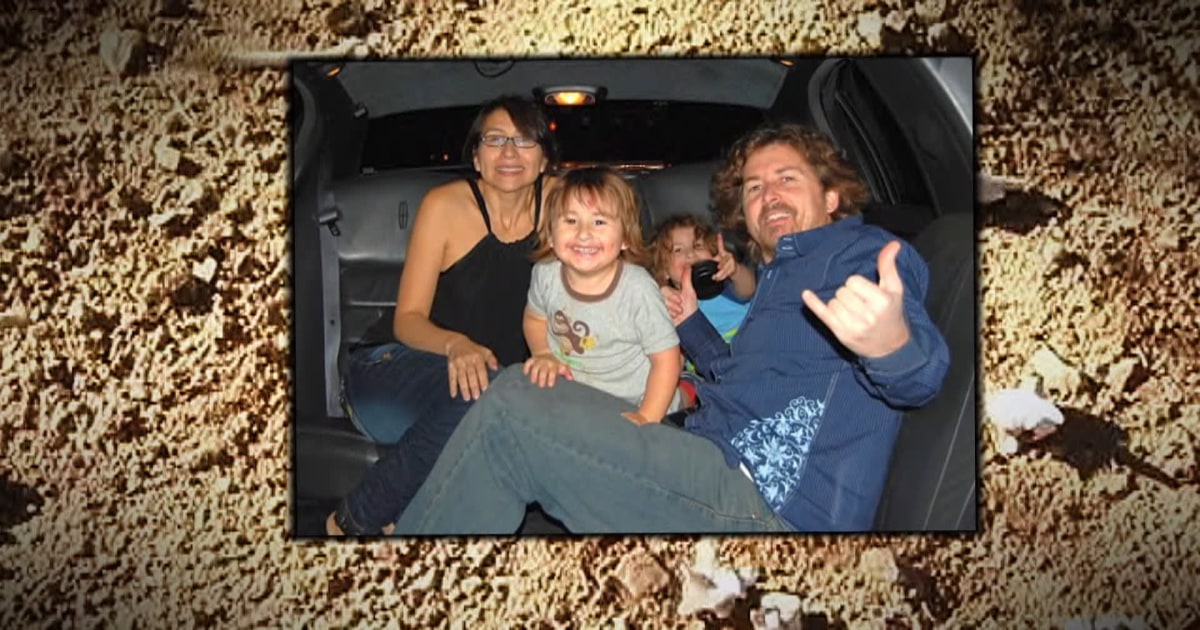 Bodies of missing family discovered in shallow graves