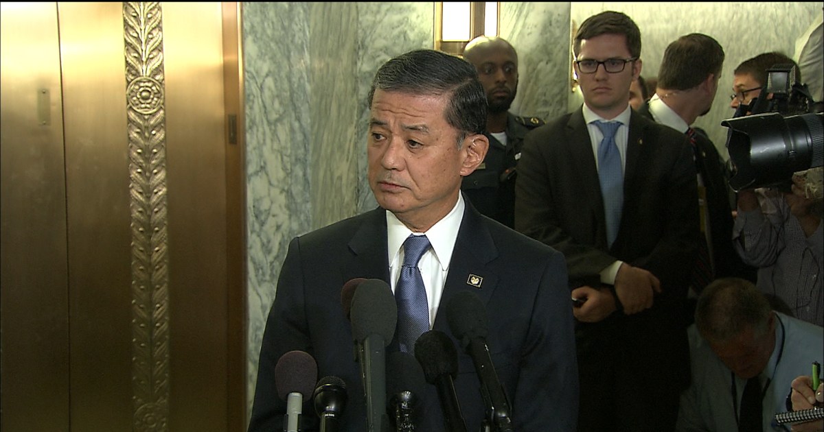 Jim Miklaszewski Confronts VA Chief Eric Shinseki