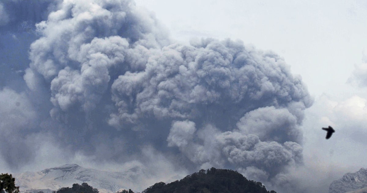 Exploding Volcano Kills 3 in Indonesia