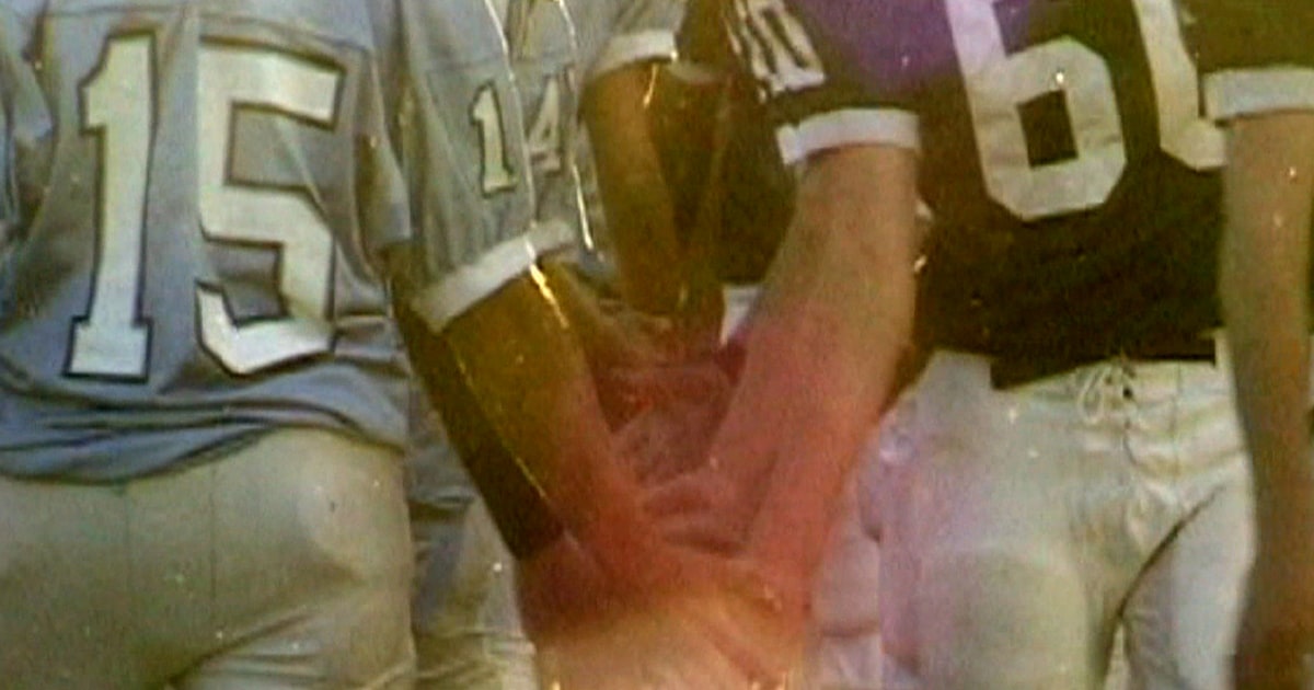 Kentucky high schools to monitor player handshakes