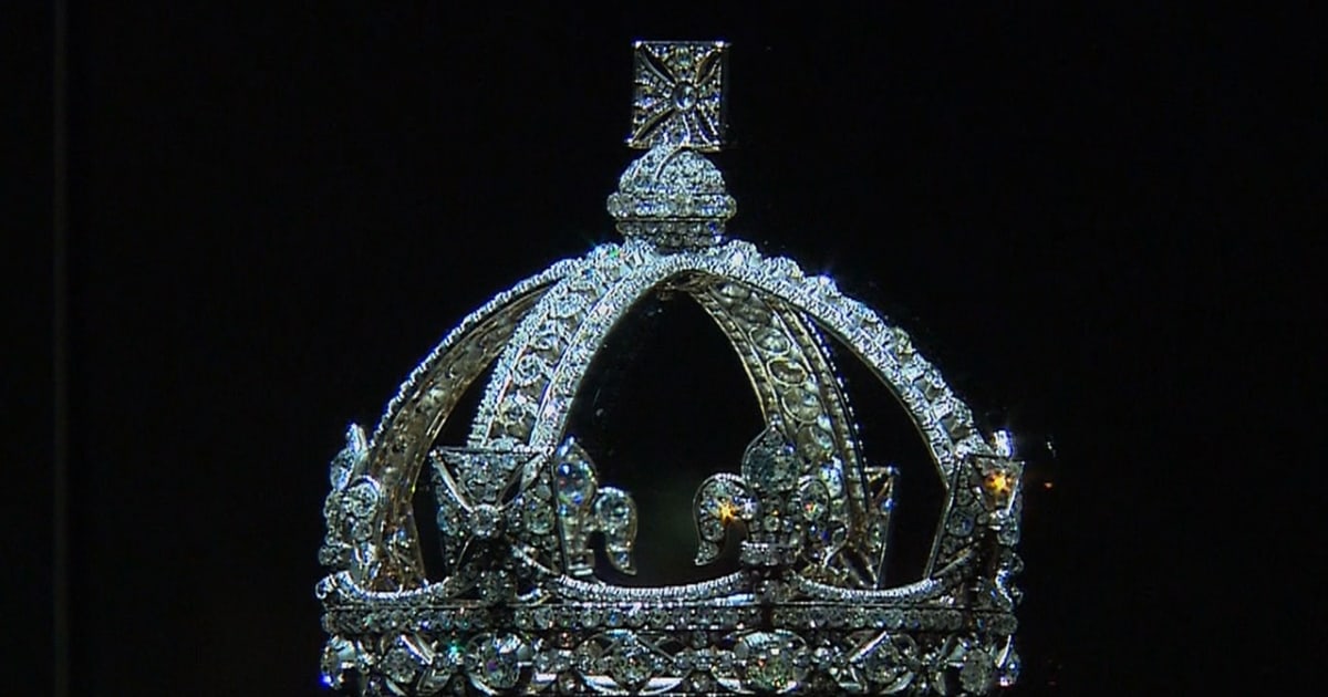 Royal jewel collection goes on display
