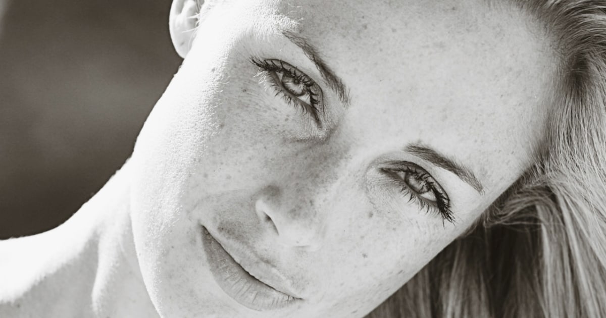 Pistorius girlfriend fought domestic violence