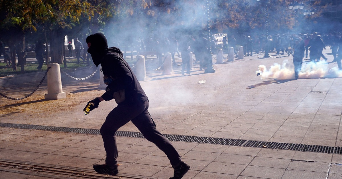Violence Flares on Athens Streets as Greeks Hold General Strike