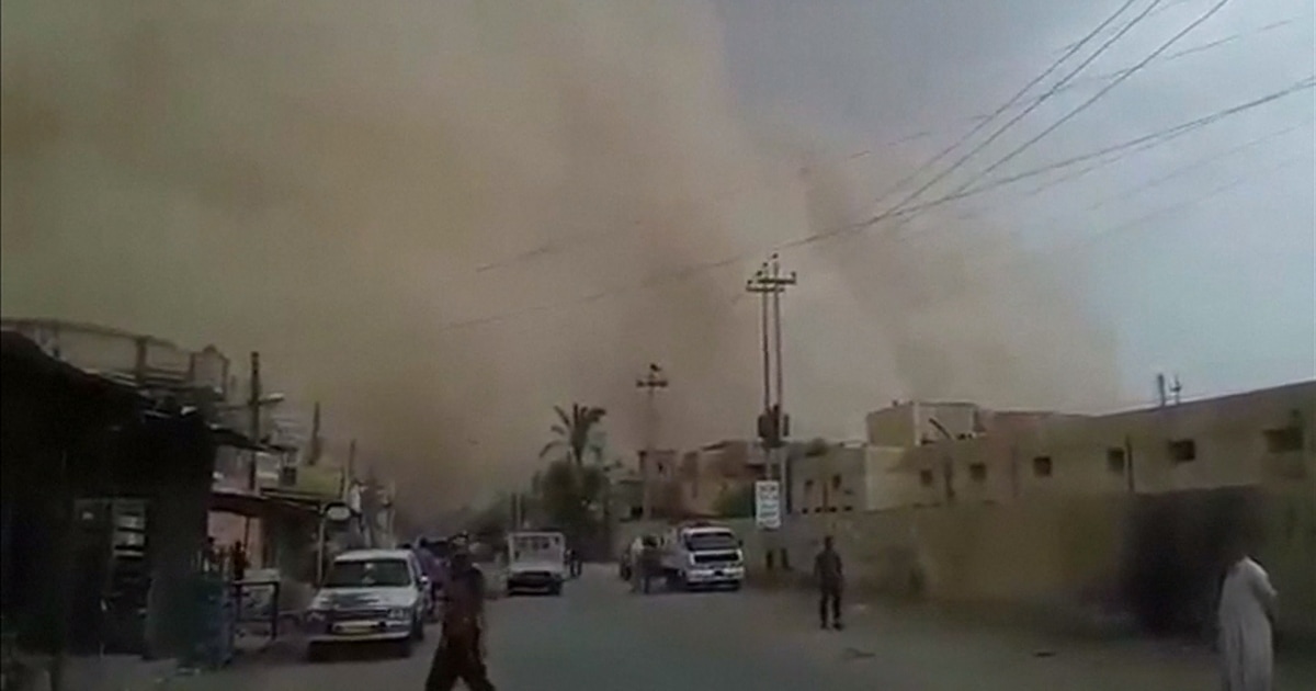 Caught On Camera: Giant Sandstorm Turns Day to Night