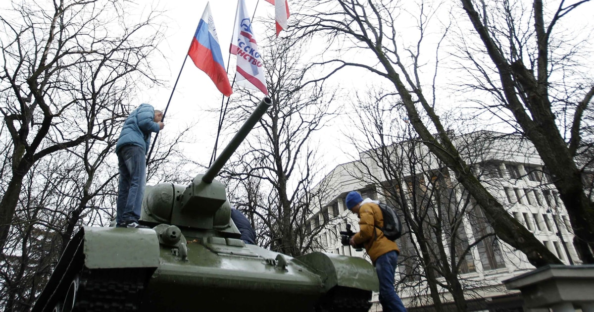 Jim Maceda: Ethnic Russians in Ukraine 'waiting for the tanks'?