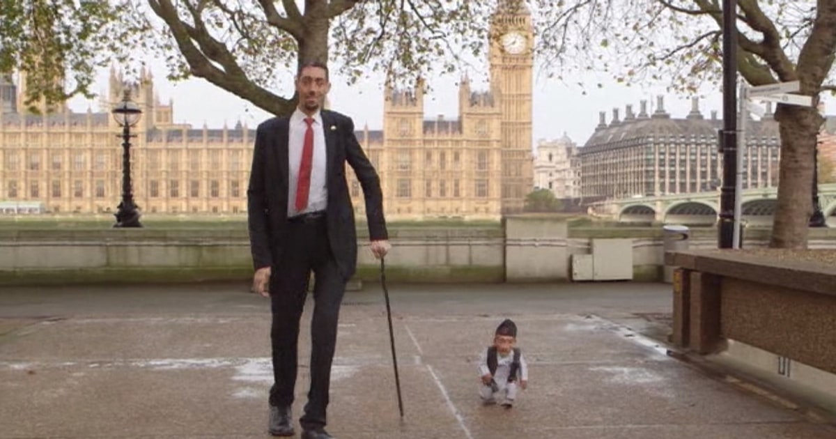 World's Tallest and Shortest Men Meet in London