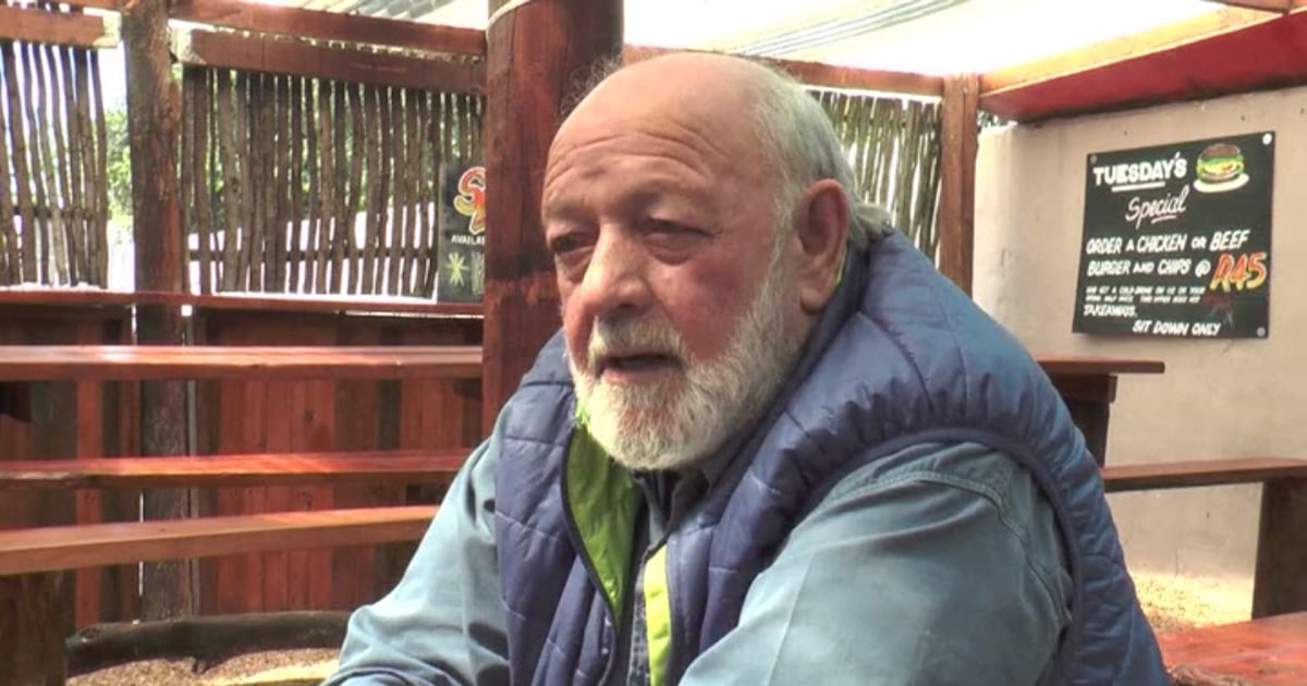 Steenkamp Reacts to Pistorius Staying in Jail