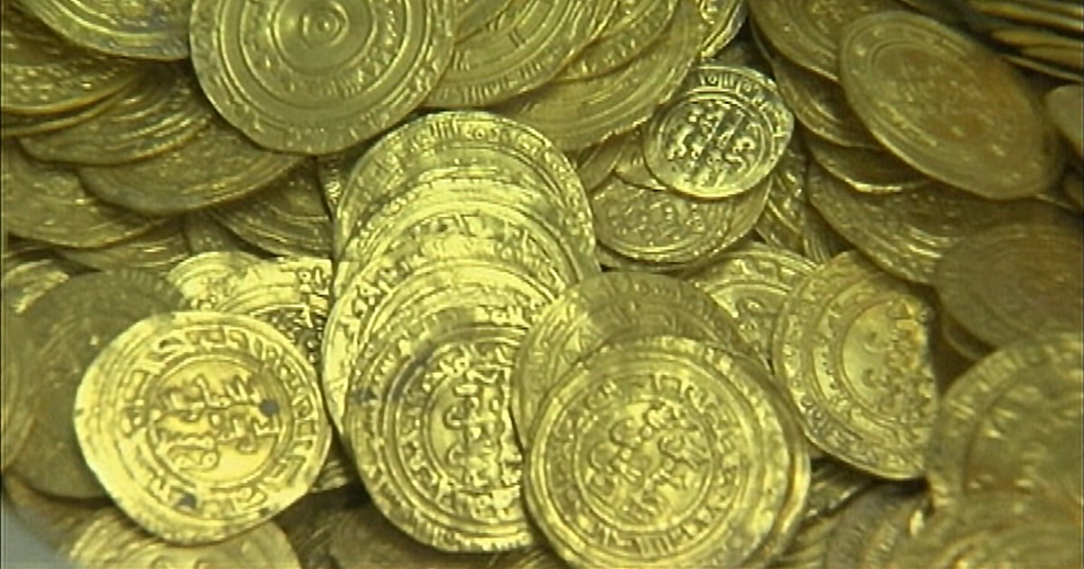 'So Much Gold!' - Amateur Treasure Hunters Celebrate Find