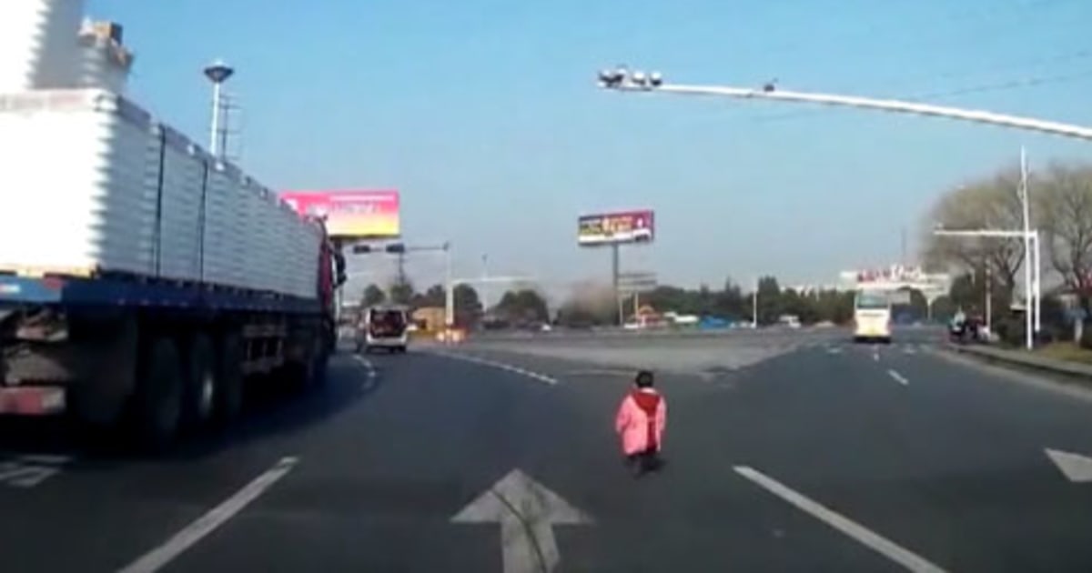 Dashcam Captures Moment Toddler Falls Out of Moving Van