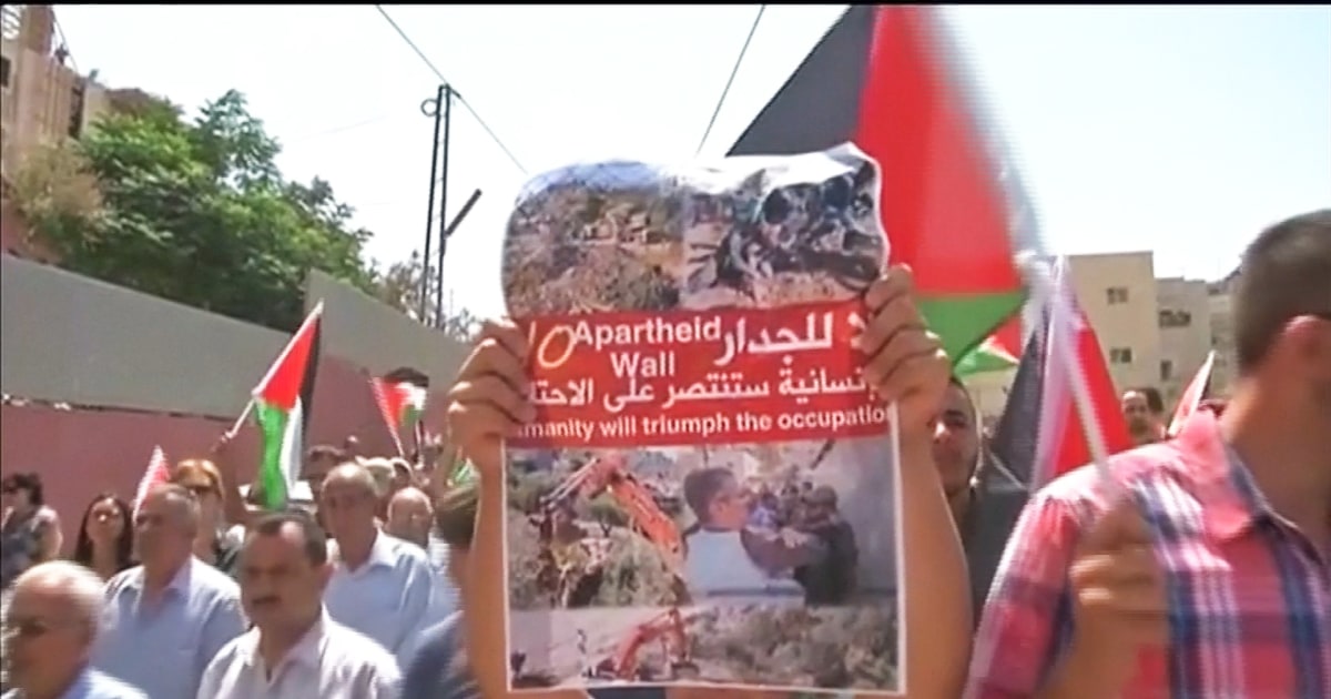 Palestinians Protest Over West Bank Barrier