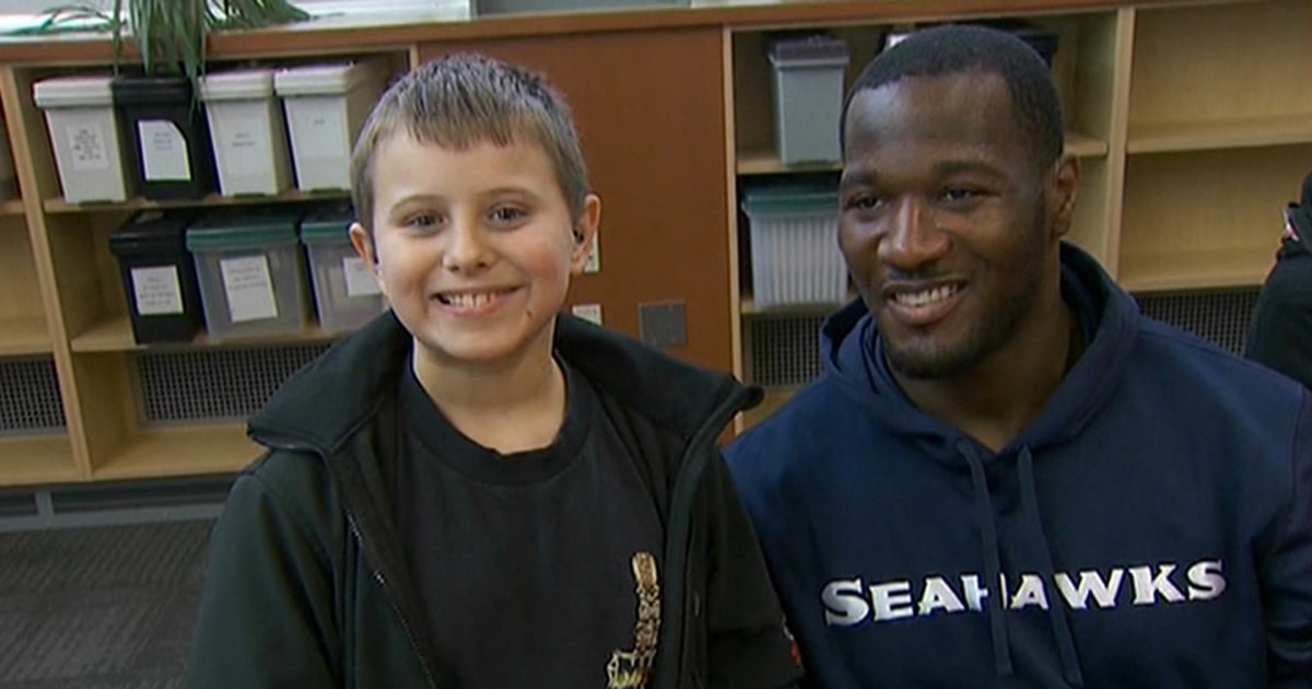 How Deaf NFL Star ‘Kept on Pushing’ to Achieve Greatness