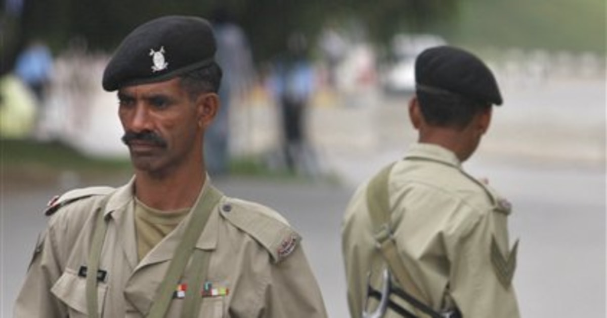 Pakistan's spy chief briefs officials on terrorism