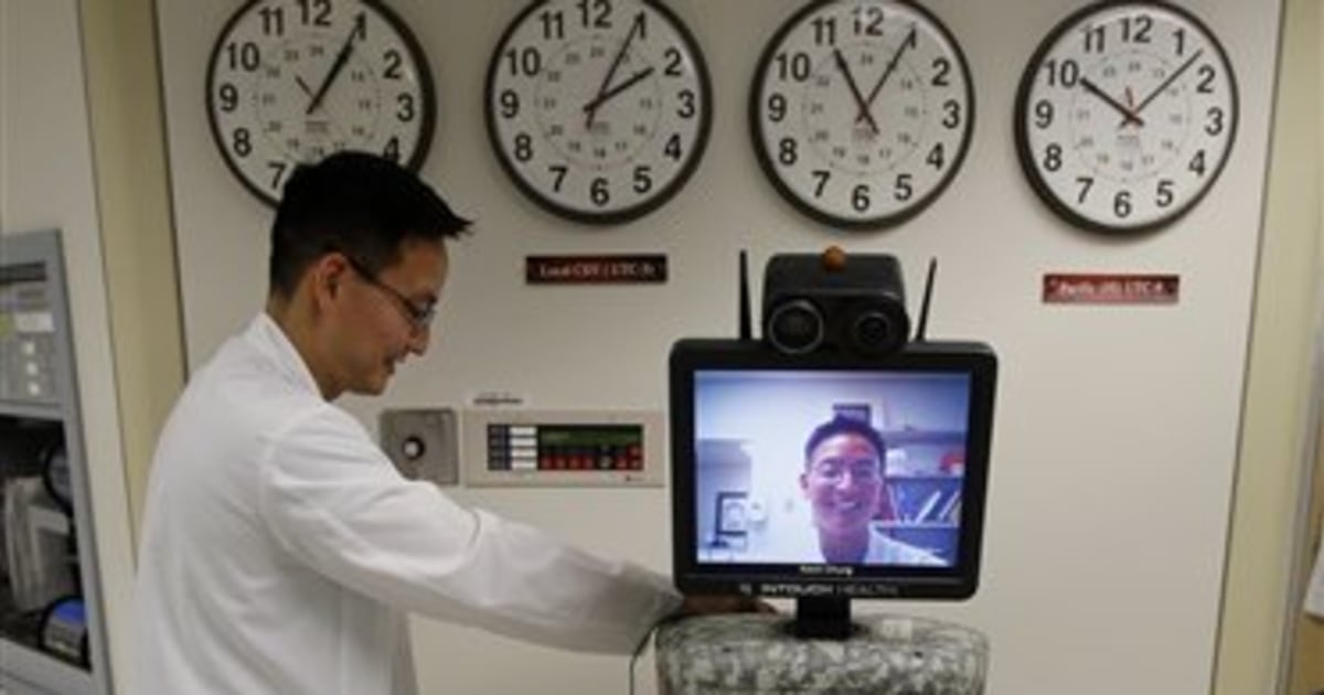 Army ‘doc-bot’ is at ease making the rounds