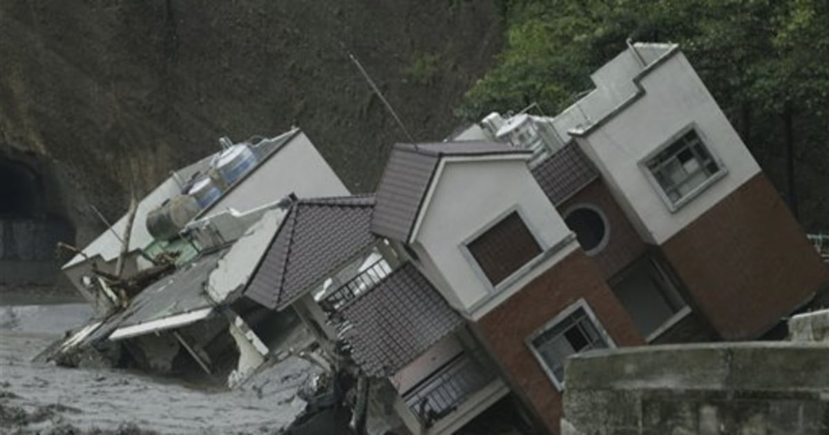 Hundreds flown to safety after Taiwan storm