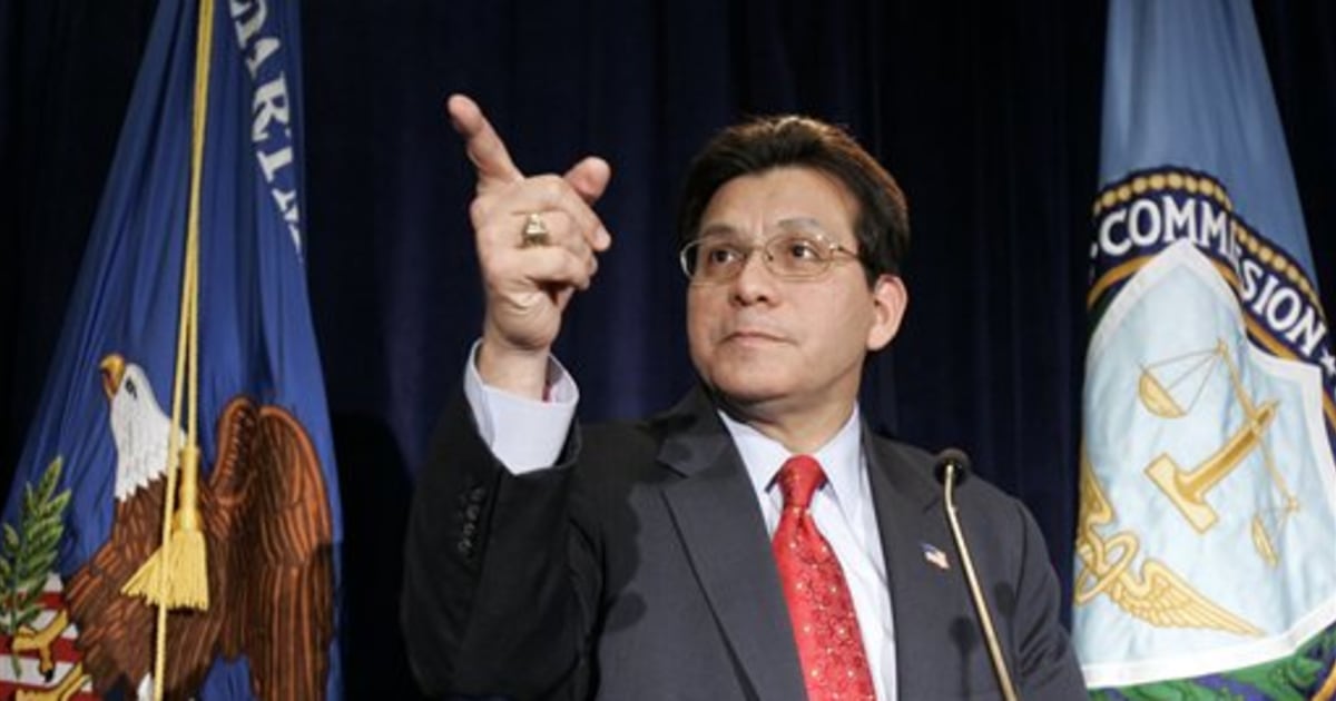 Justice sends Hill some attorney firing material