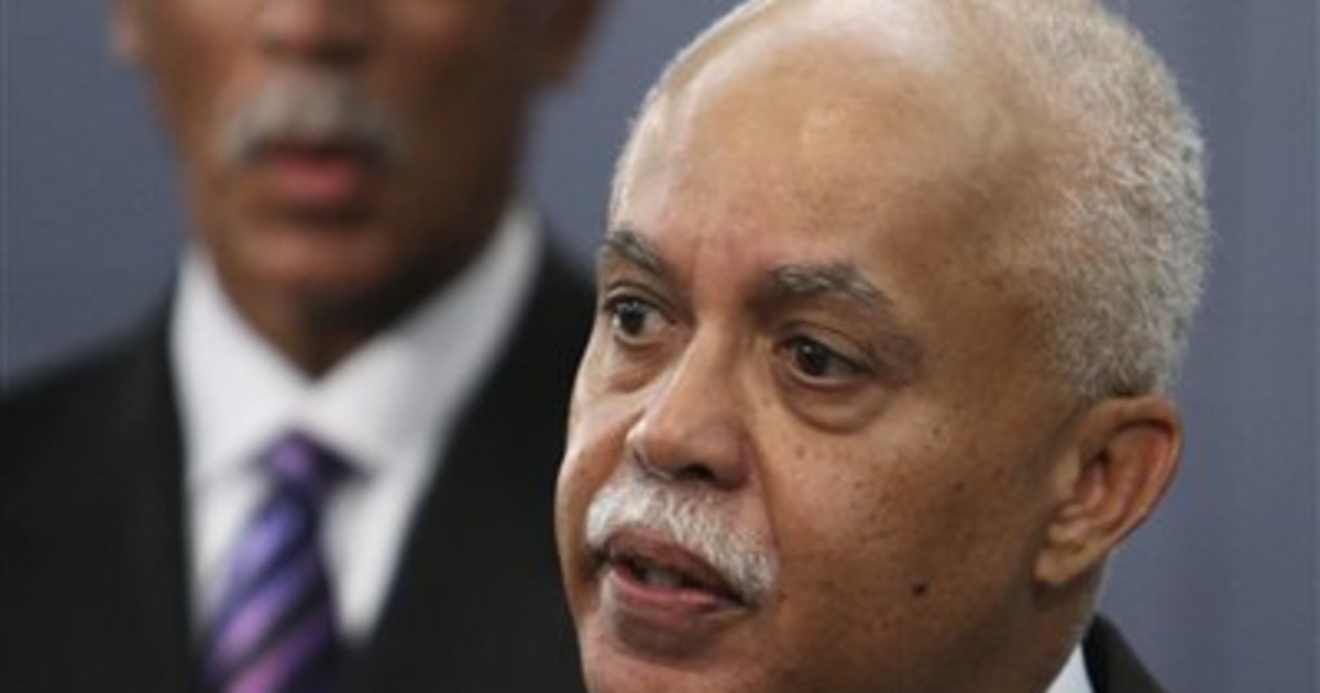 Detroit's new mayor taps rival as police chief