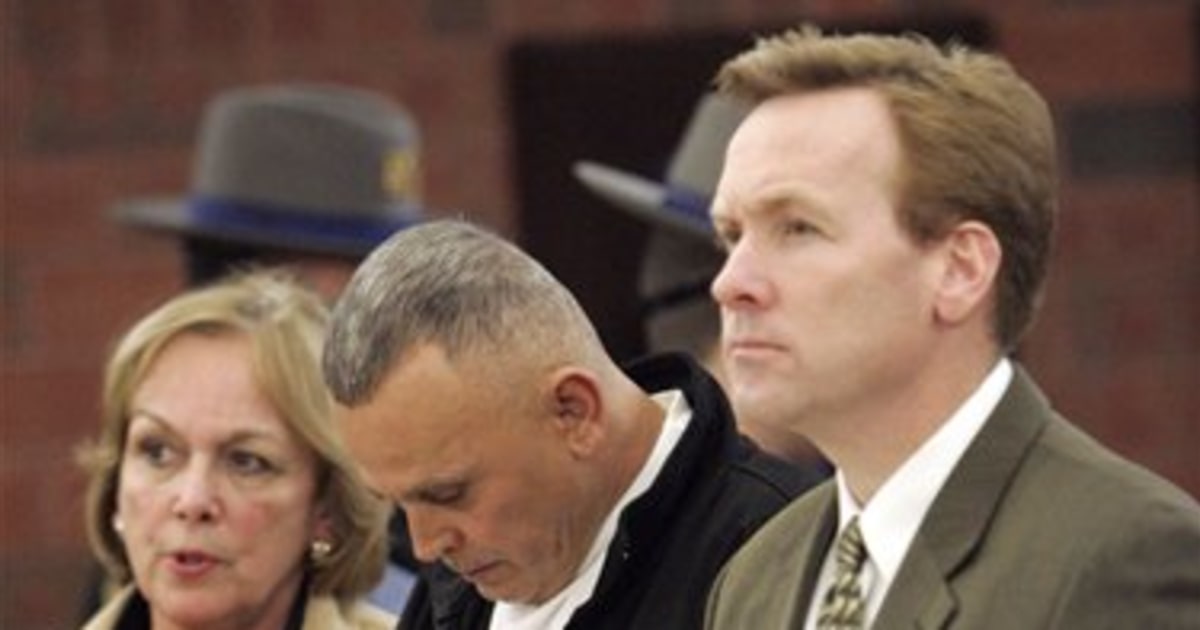 Court erupts when murder suspect appears