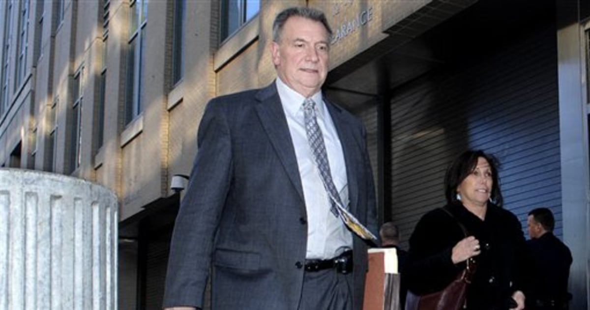 Corruption case dropped against ex-FBI agent