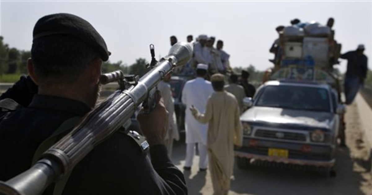 Pakistan army claims advances in offensive