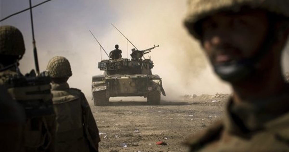 Pakistani troops capture militant stronghold
