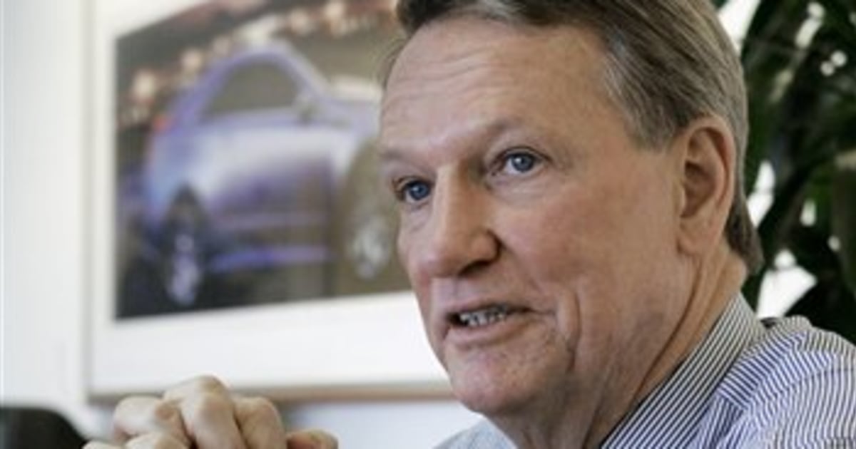 GM’s Wagoner sees difficult road in 2008