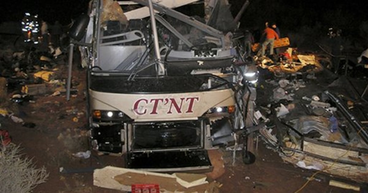 Bus crash survivor recalls finding the dead