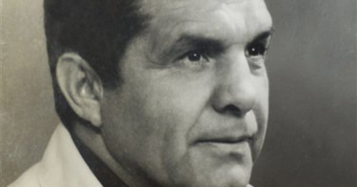 Should WWII Marine get Medal of Honor?