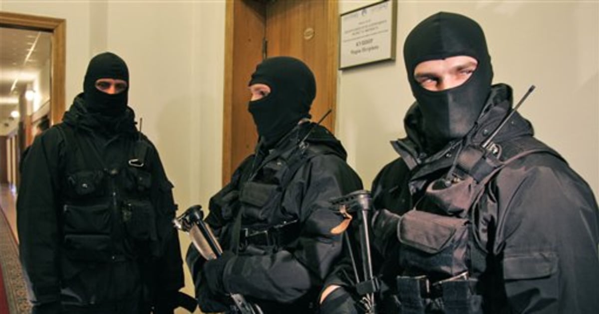 Masked agents raid Ukraine state gas firm