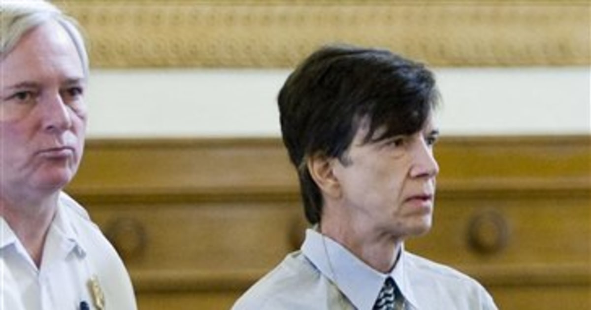 Cross-dressing wife-murderer found hanged