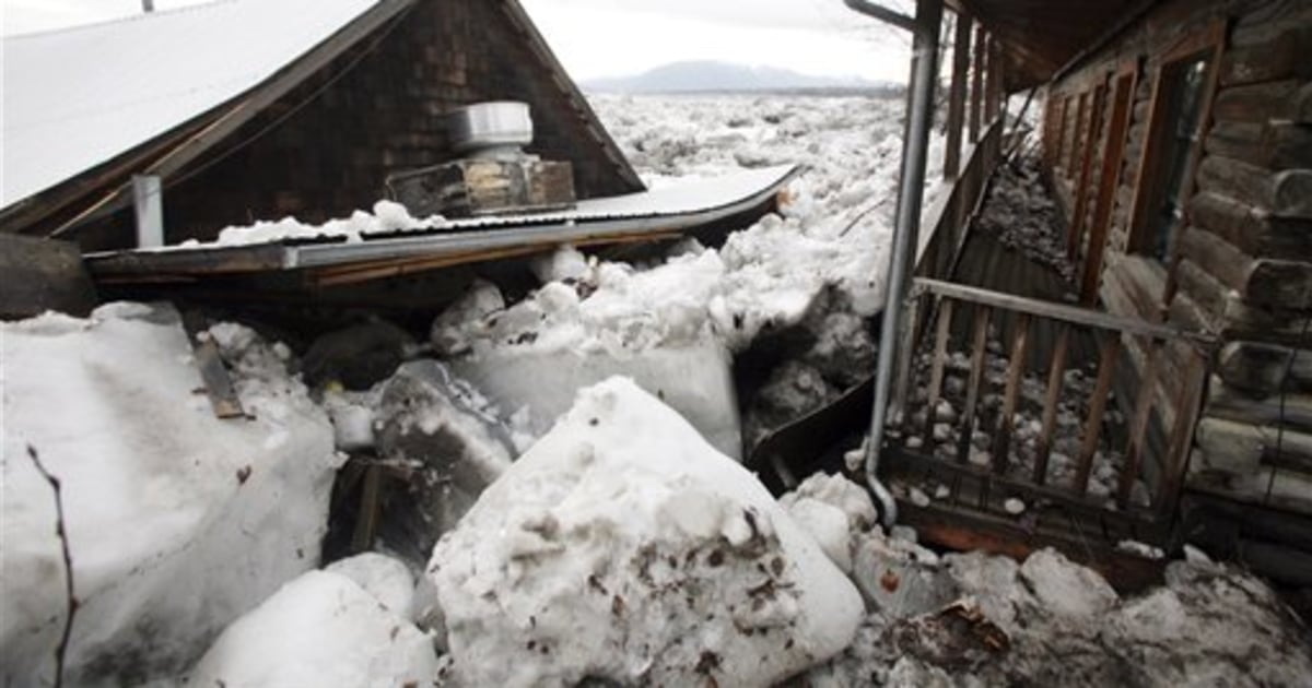 Chunks of floating ice tear up Alaska town