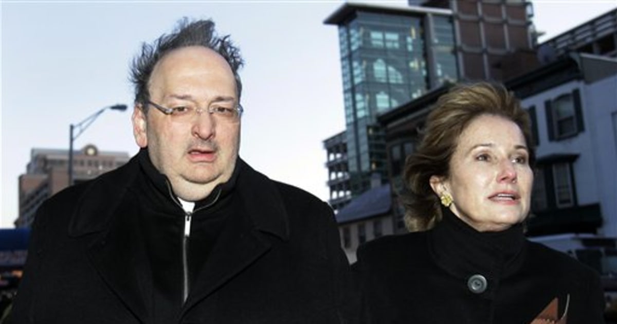 Pa. priest charged with lying about mob ties