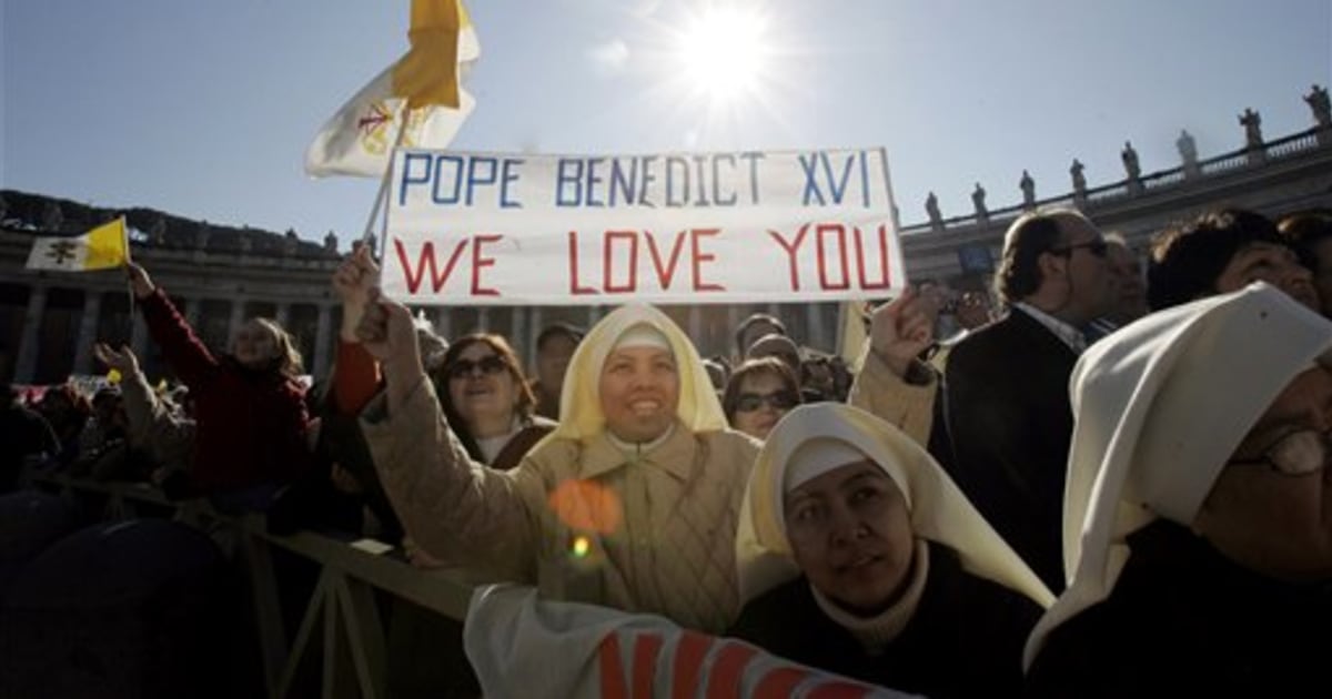 Thousands rally to pope’s side