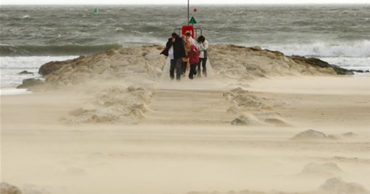 Storm lashes south Britain with strong winds