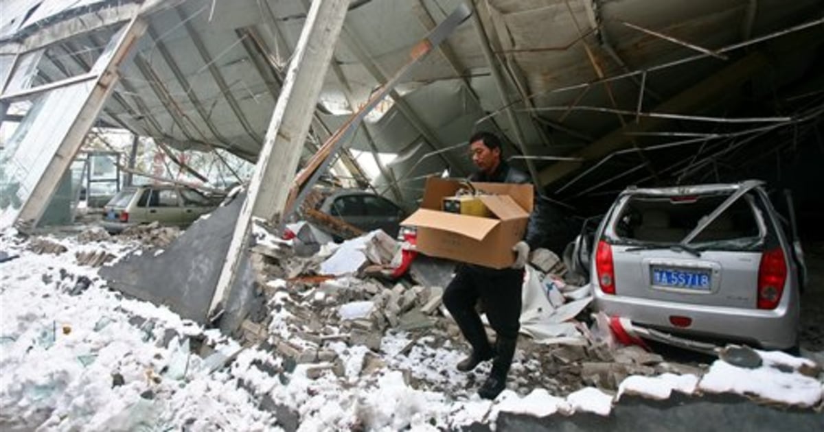 Heavy snow storms in China kill 40