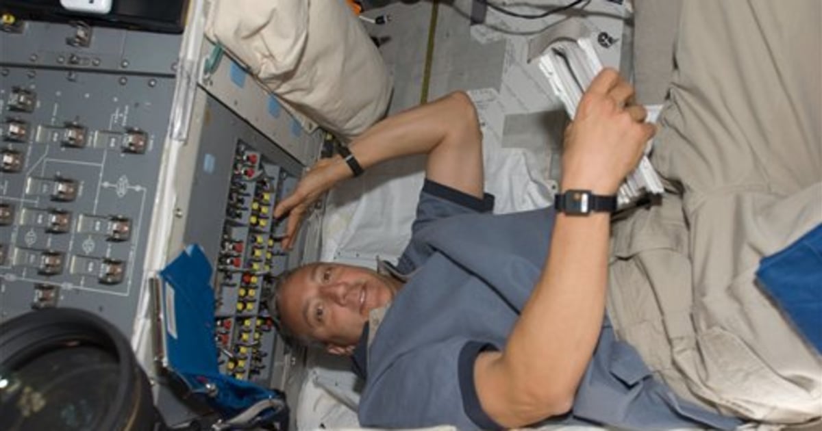 Astro_Mike: Too busy to tweet