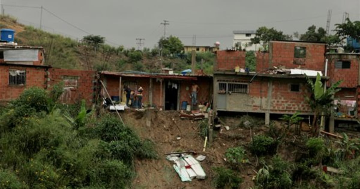 Flooding, mudslides kill 9 in Venezuela