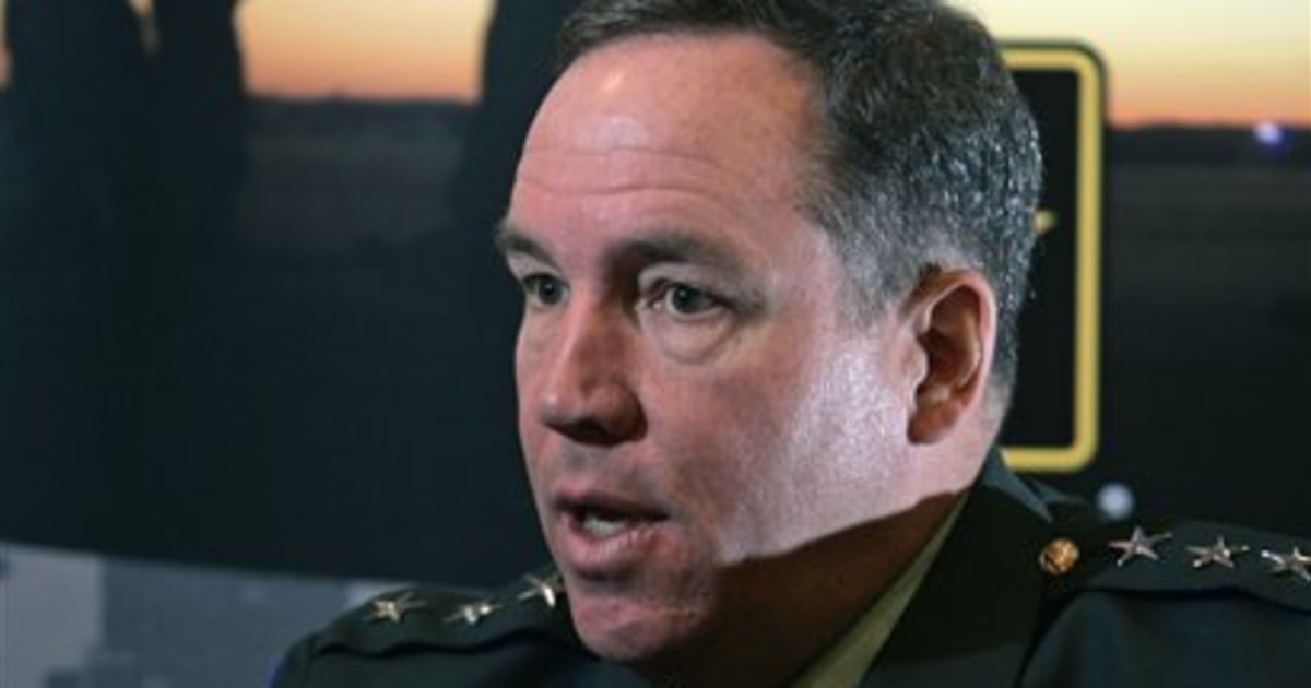 Pentagon reaches out on Facebook, Twitter