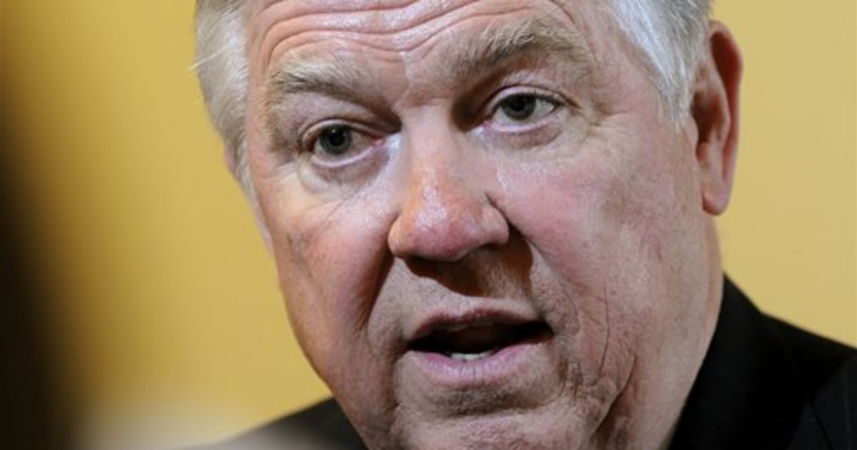 Barbour says he carries no baggage on race