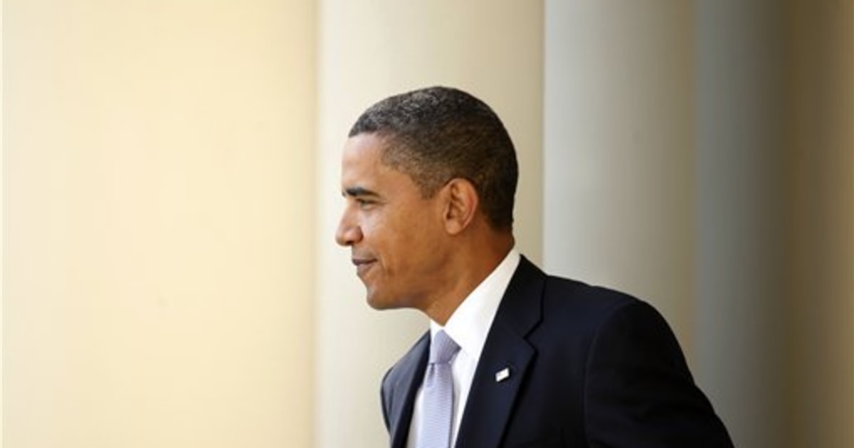 Surrounded by doctors, Obama pitches plan