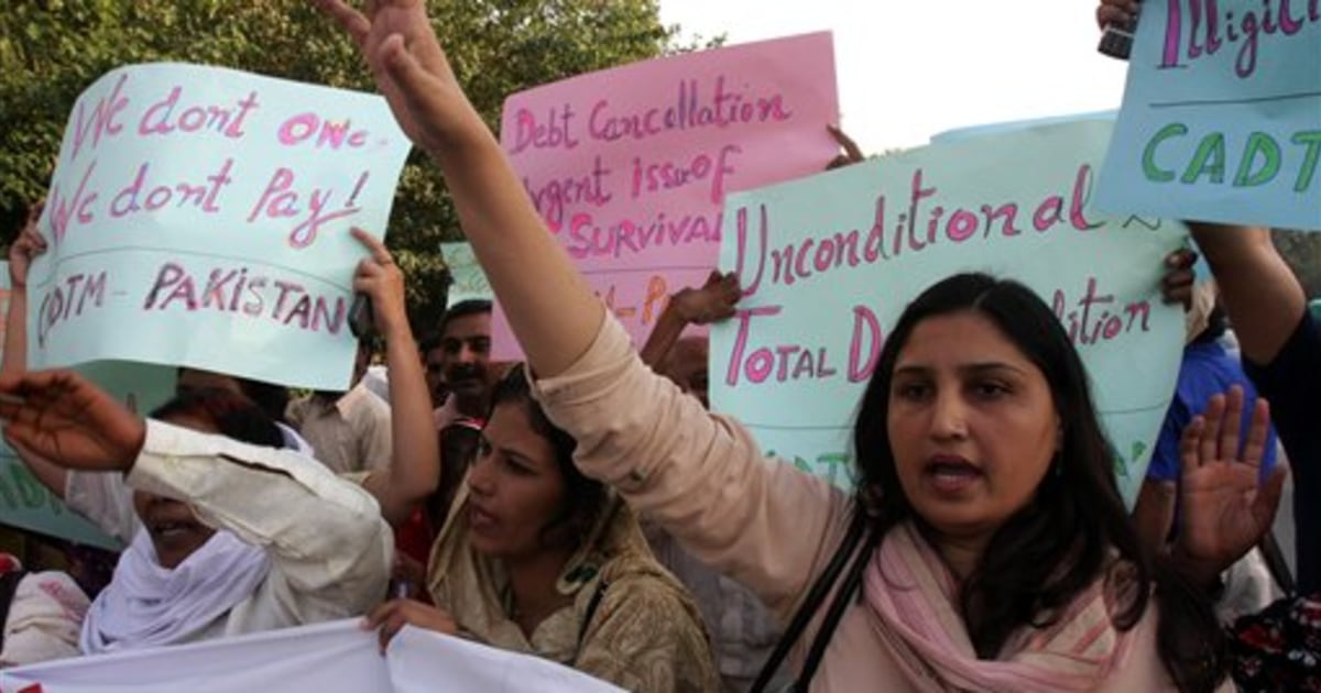 Cash-strapped Pakistan seeks bailout