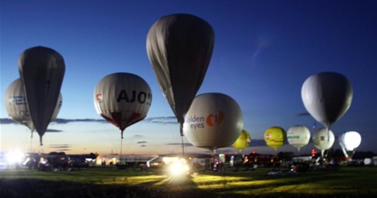 Search for missing U.S. balloon pilots intensifies