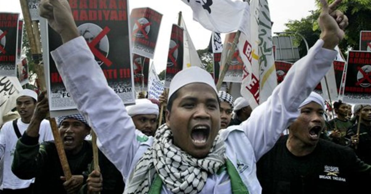 Islamic sect draws protest in Indonesia